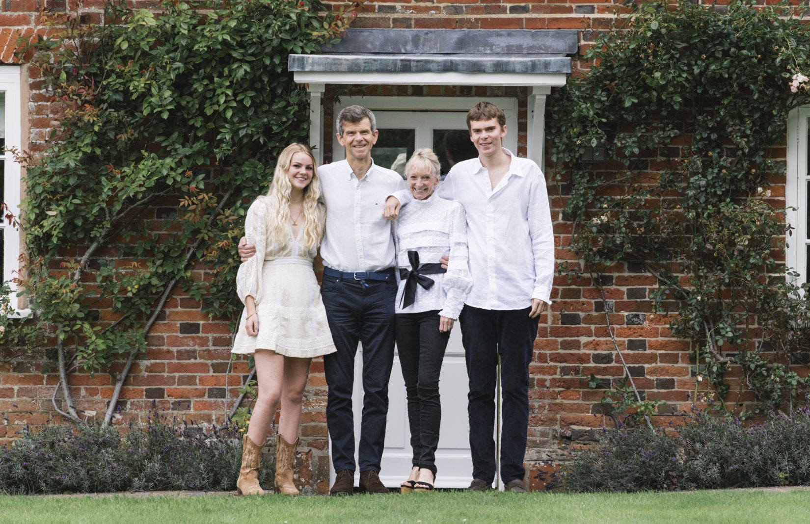 Ollie and his 6 models - Hannah Freeland Photography